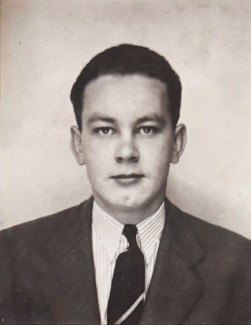 Martin Kostik – Edison Heroes